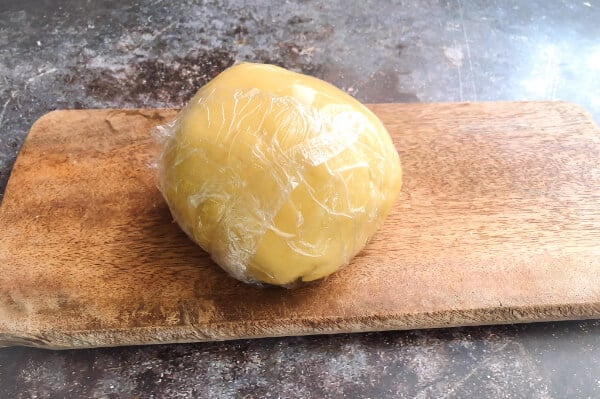 Apfelkuchen mit Pudding: Fruchtig, cremig, knusprig