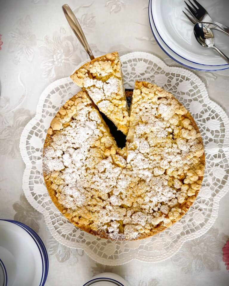 Apfelkuchen mit Pudding: Fruchtig, cremig, knusprig
