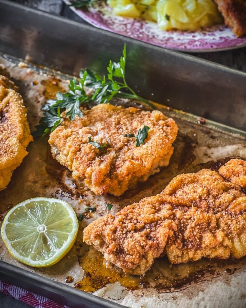 Panierte Schnitzel aus dem Backofen