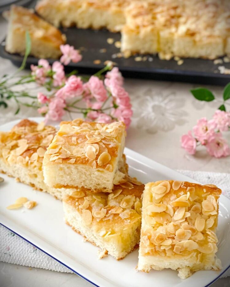 Butterkuchen mit Mandeln