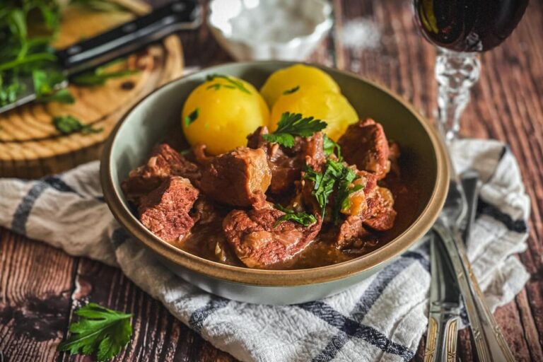 Fiaker Gulasch mit Bockbier | Original aus Wien