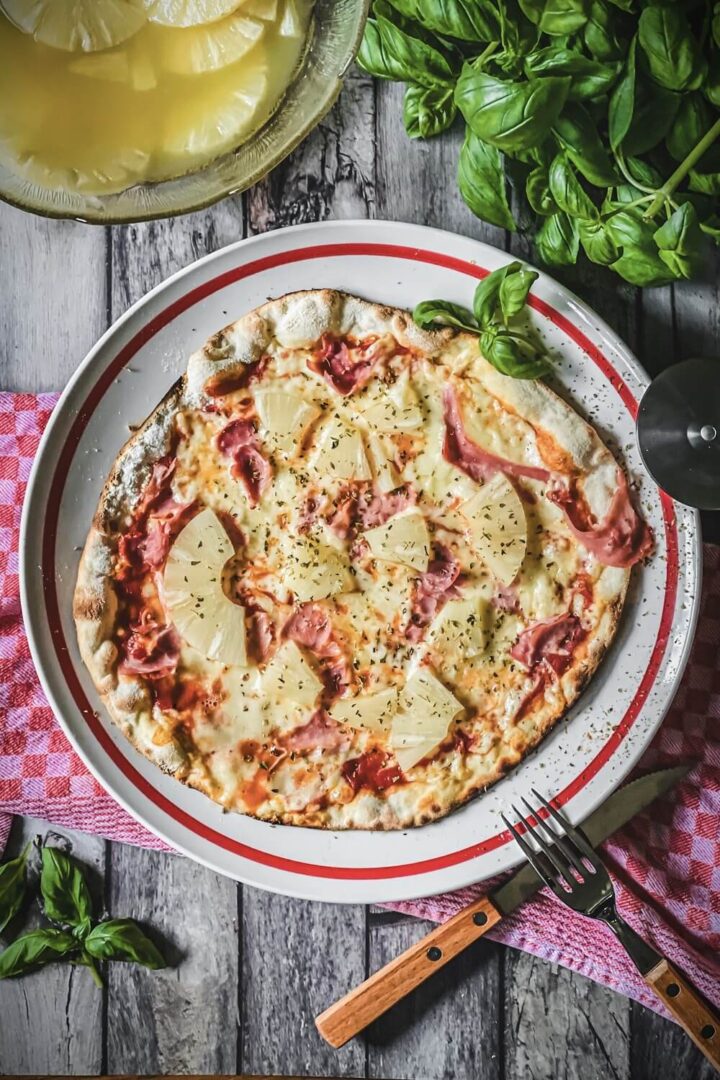 Pizza Hawaii | mit feinem Schinken & Ananas