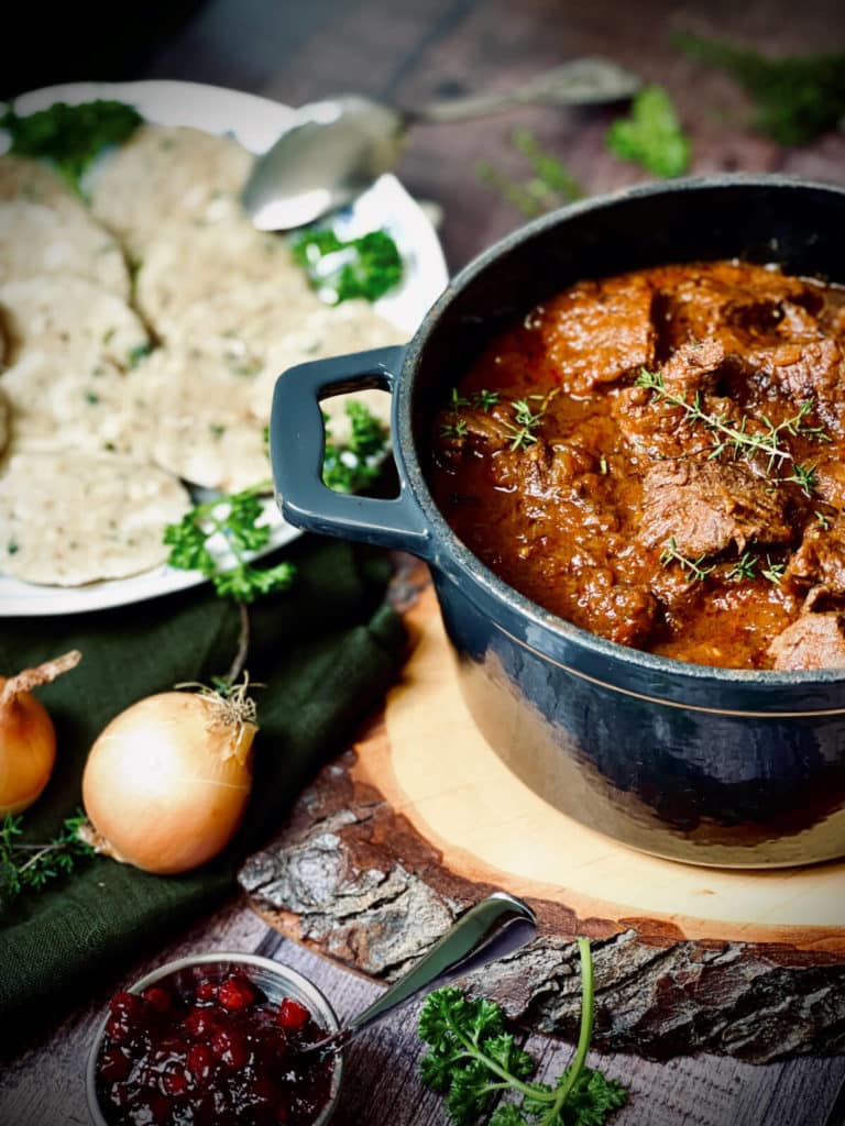 Rindergulasch | Klassisches Rezept | einfach, lecker und zart