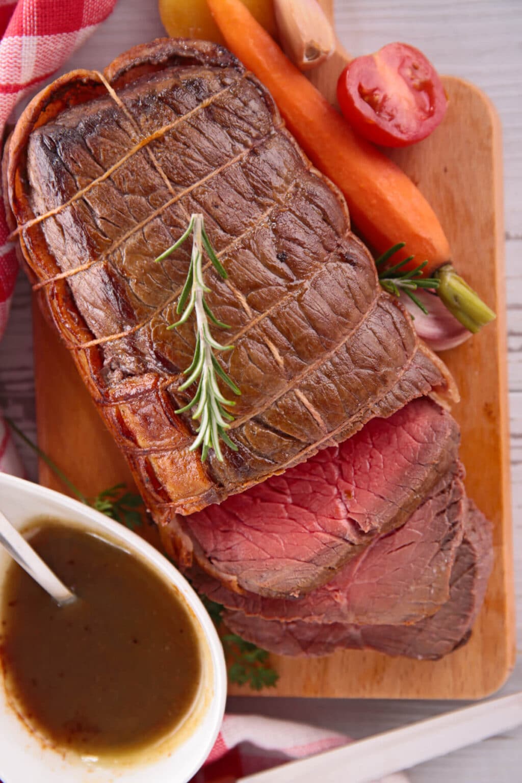 Roastbeef im Backofen: ein Rezept für Festtage | diefrauamgrill