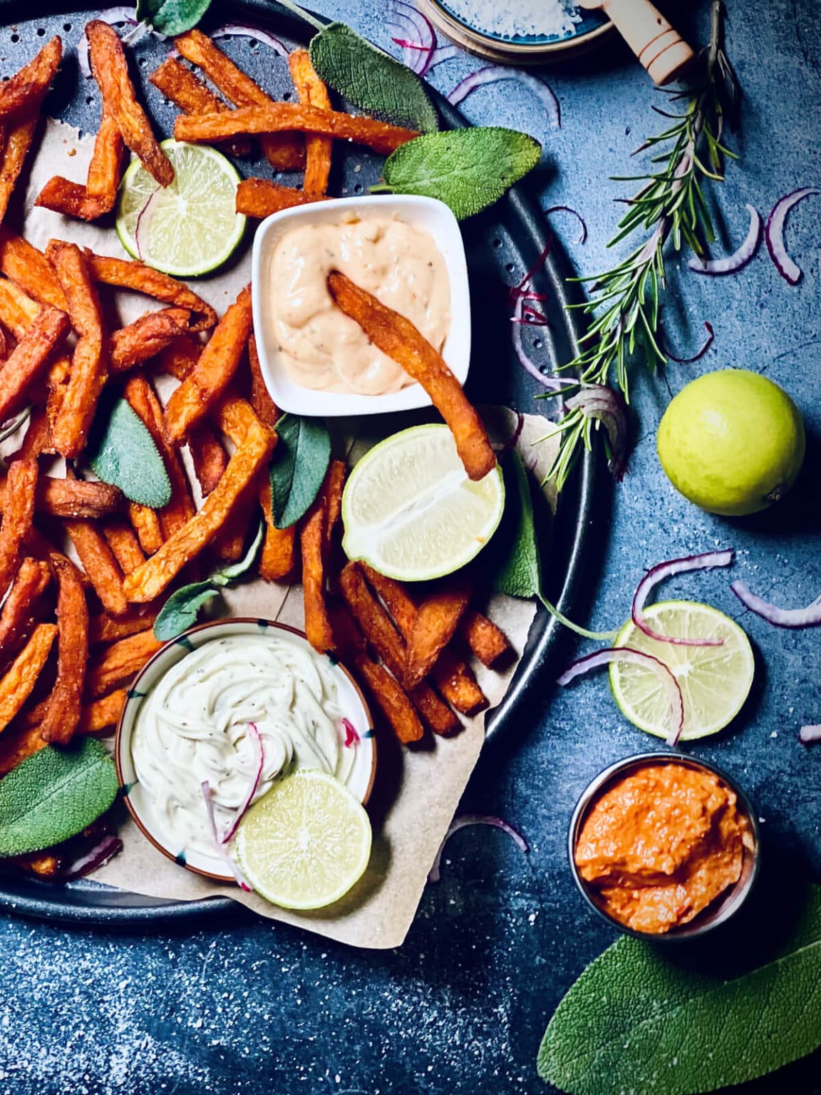 Süßkartoffel Pommes | außen kross & innen fluffig | diefrauamgrill