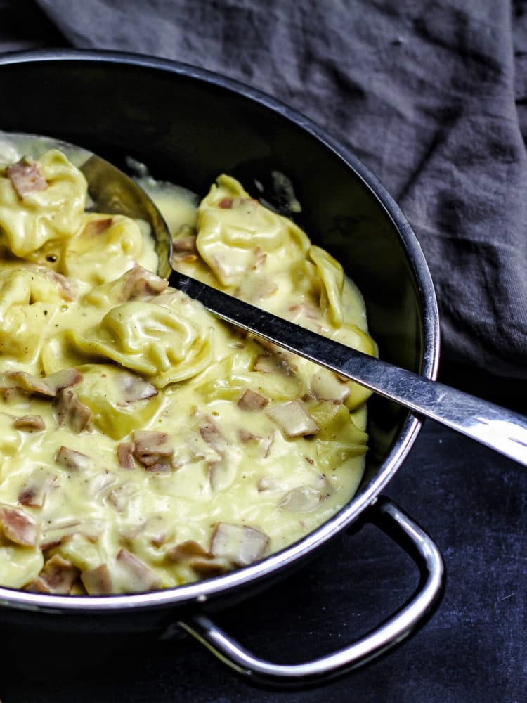 Tortellini alla Panna Rezept | wie beim Italiener | diefraumamgrill.de