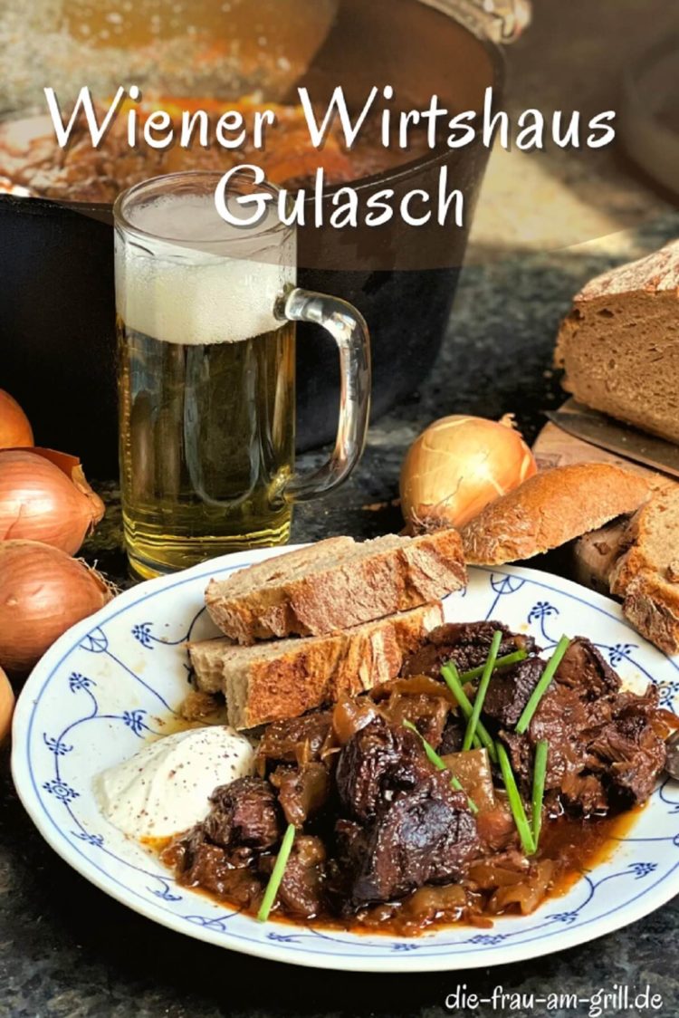 Dutch Oven Gulasch | Wiener Wirtshausgulasch