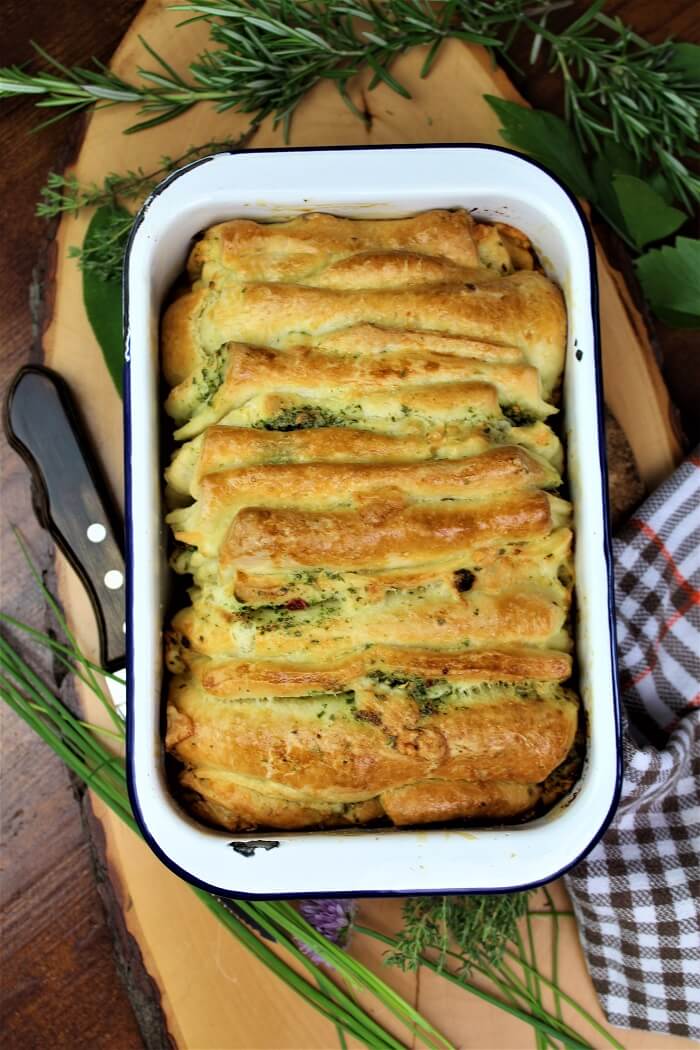 Zupfbrot mit Kräuterbutter